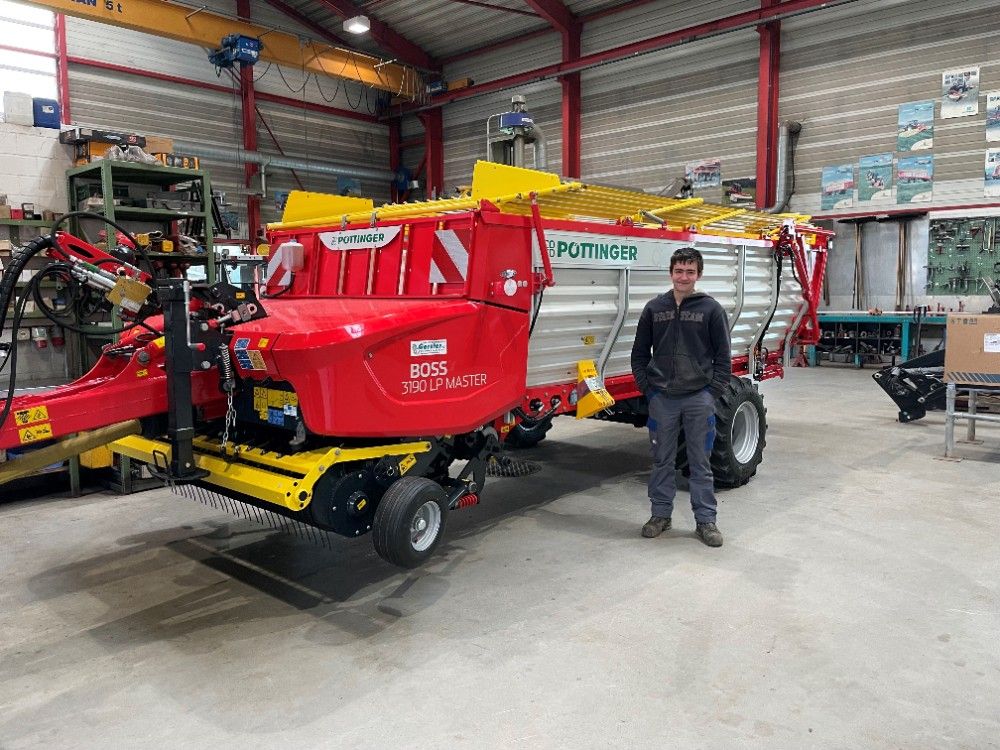 Gerster AG Land- und Kommunaltechnik Benken - Pöttinger Ladewagen