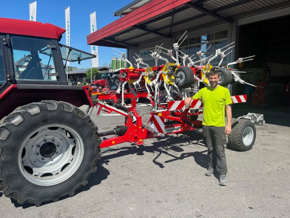 Gerster AG Land- und Kommunaltechnik Benken - Pöttinger Kreiselheuer